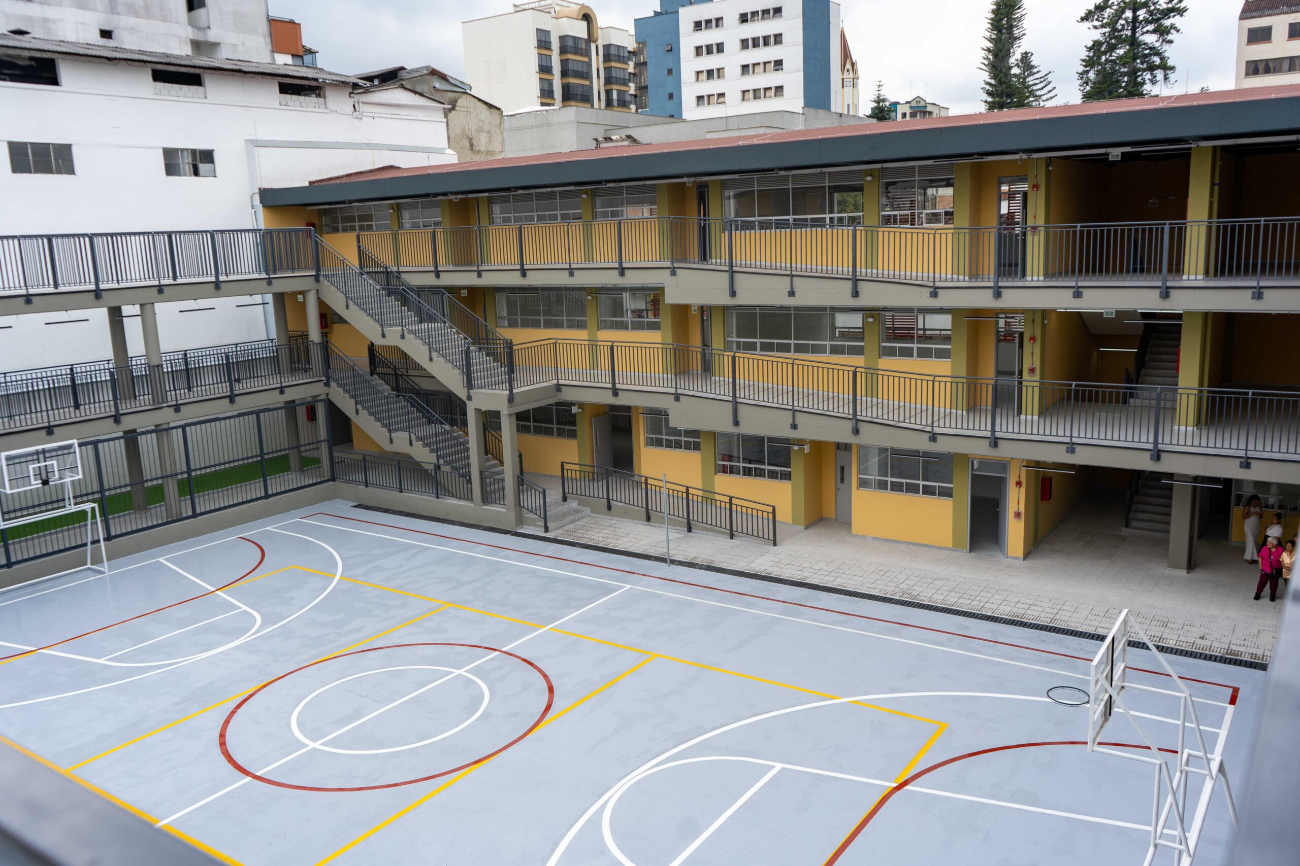 El icónico colegio Labouré vuelve a renacer en Santa Rosa de Cabal ...